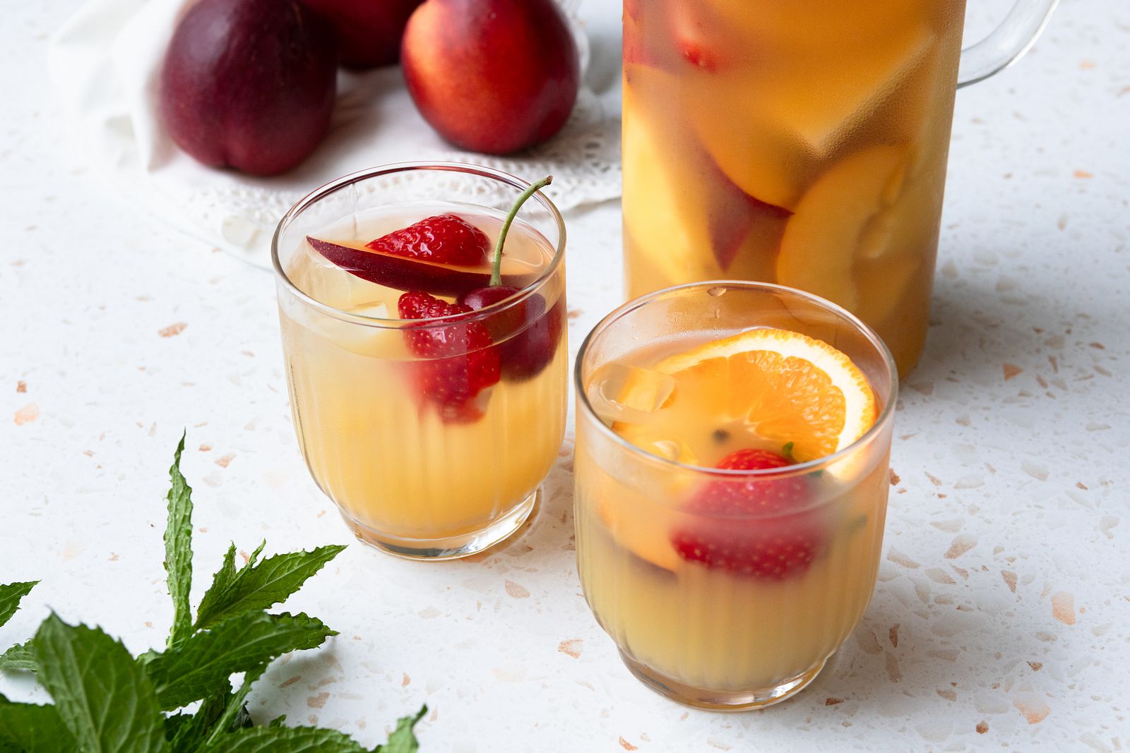 Tropisk sangria – Drink med sommerlige smaker | Oppskrift