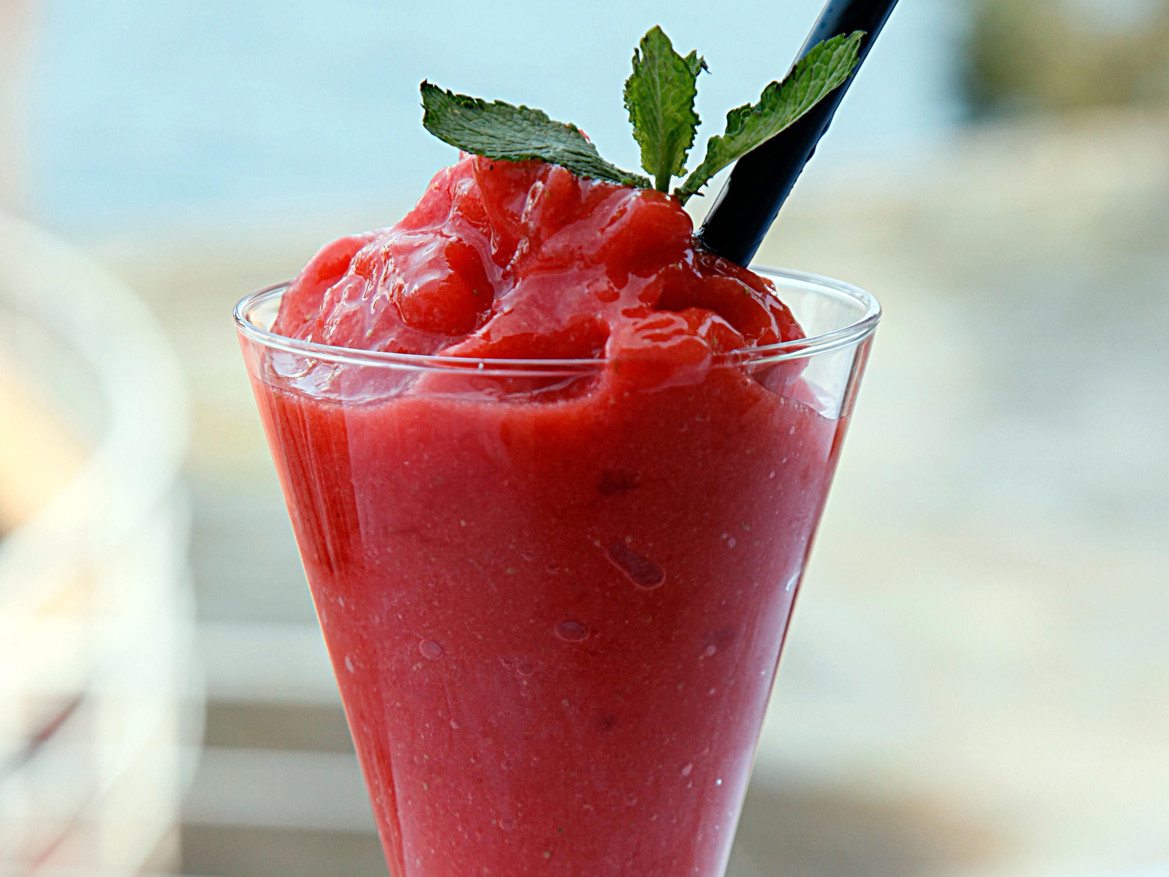 Strawberry daiquiri - Frisk sommerdrink | Oppskrift