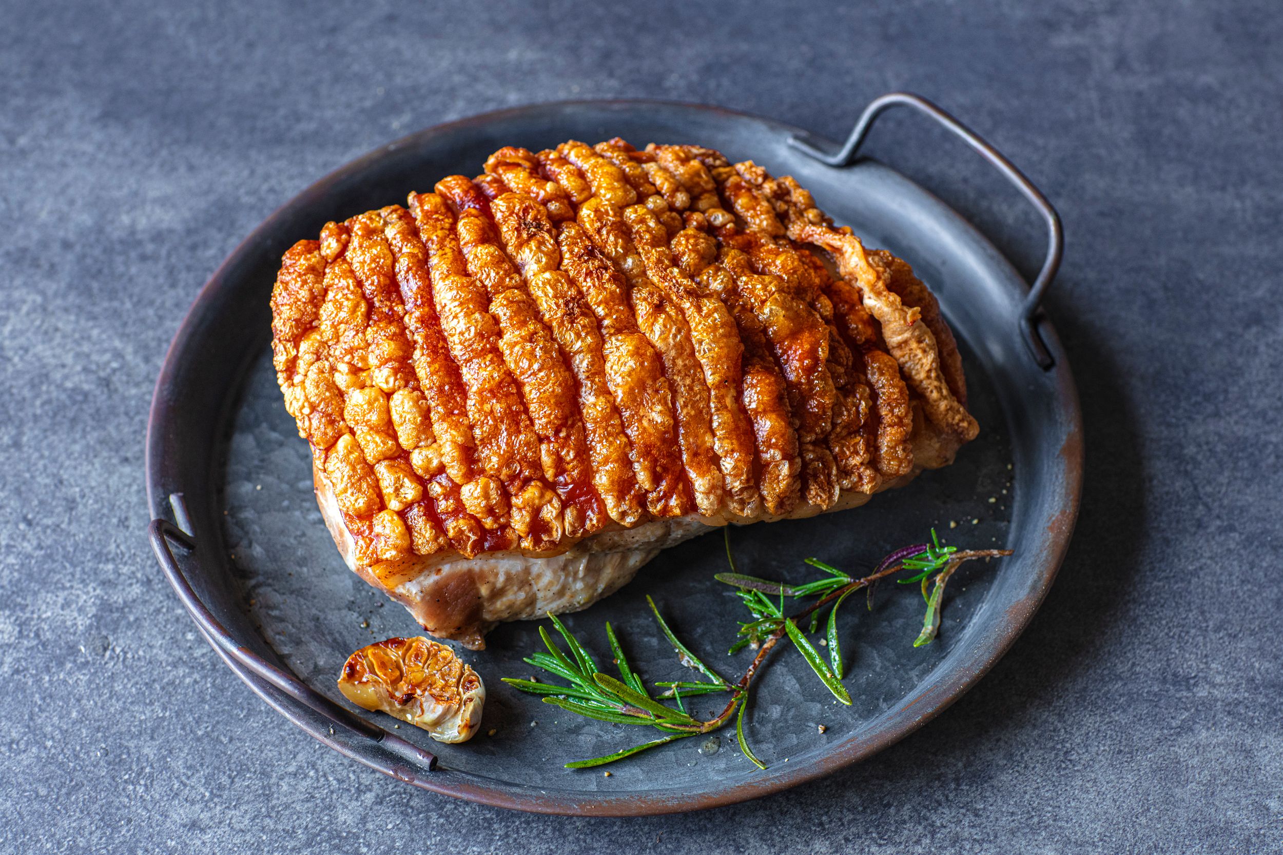 Svinestek med sprø svor - Deilig flæskesteg | Oppskrift