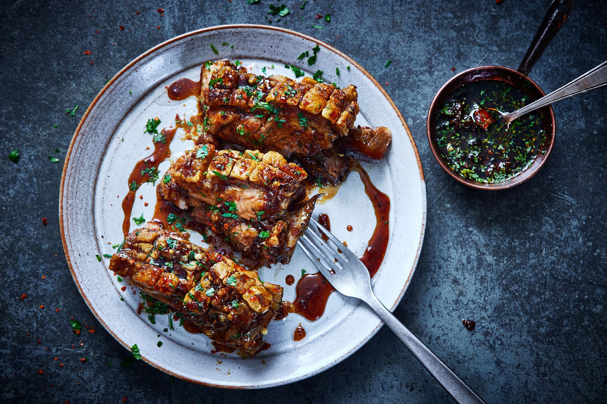 Asiatisk ribbe – glasert tynnribbe | Oppskrift