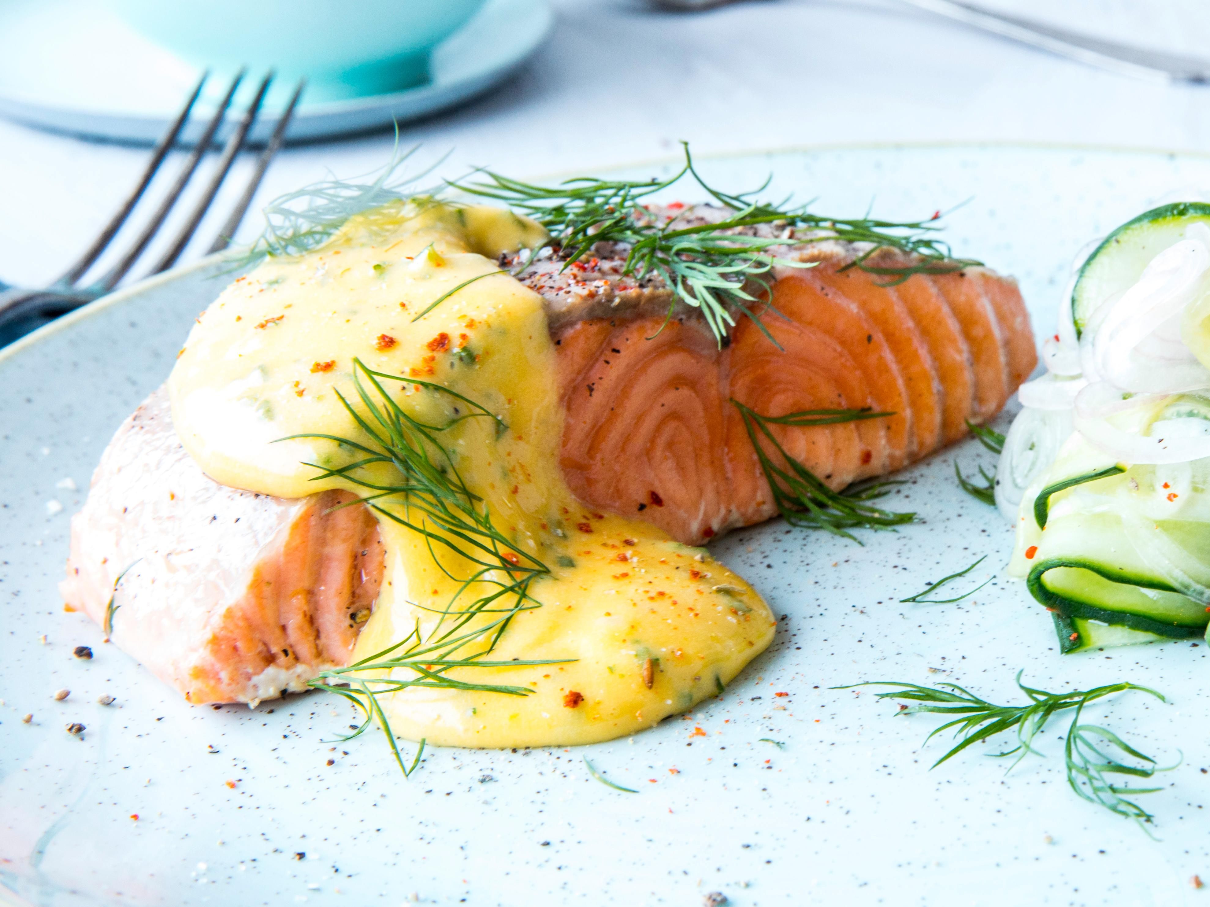 Tilbehør til laks: Se alt du kan servere til fisken | Godt.no