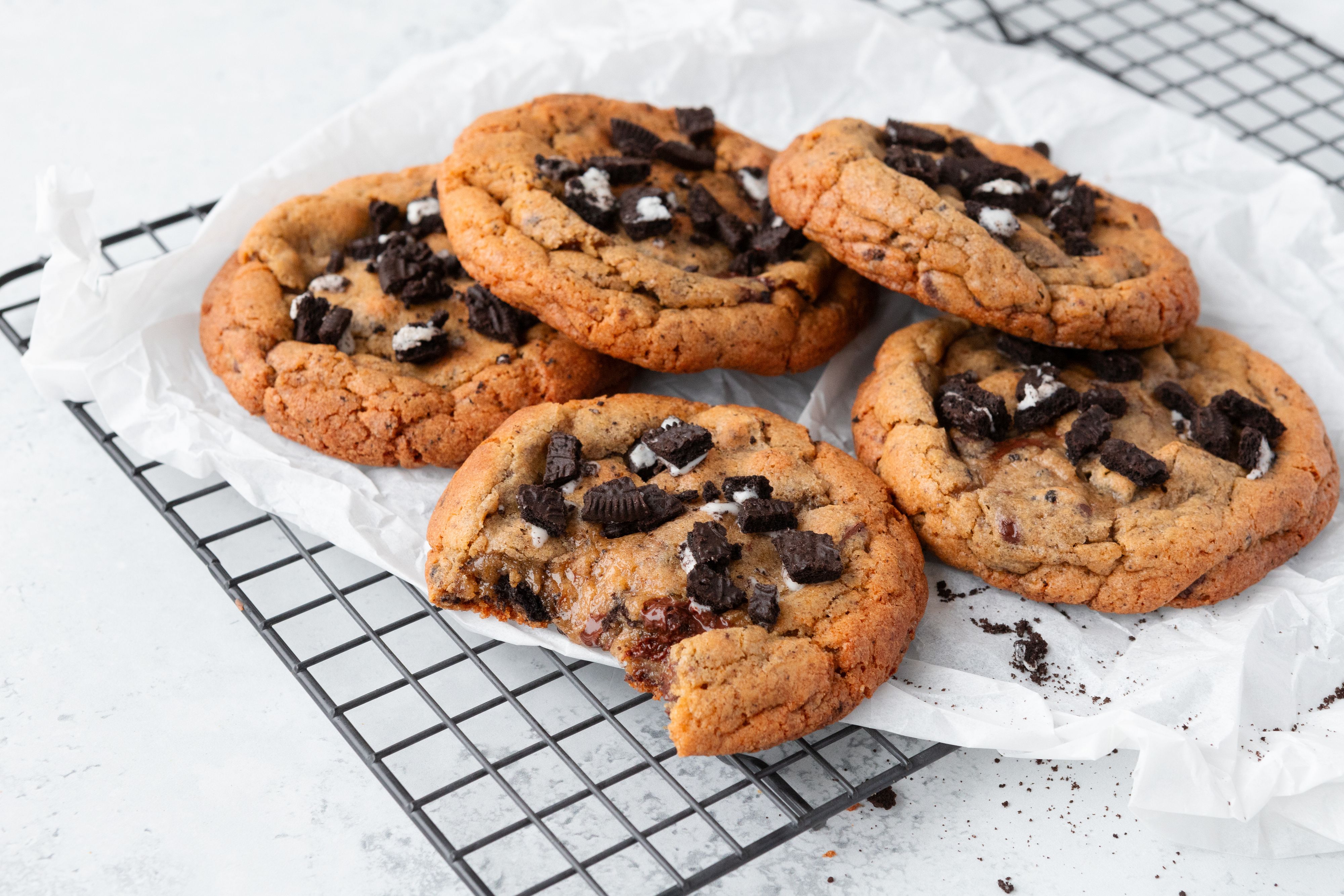 Oreo cookies med sjokolade – Godt til kaffen | Oppskrift